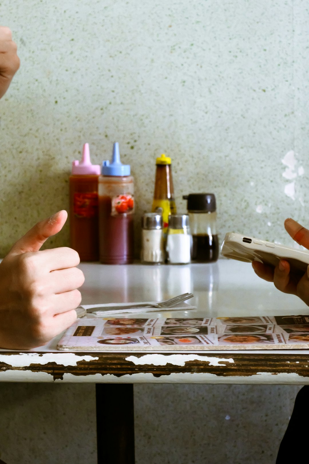 Top 3 Business Card Makers for Hotels and Hospitality Staff With ...